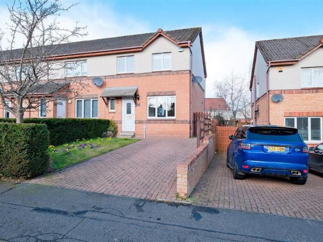 3 bedroom end of terrace house to rent