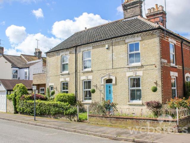 3 bedroom end of terrace house to rent