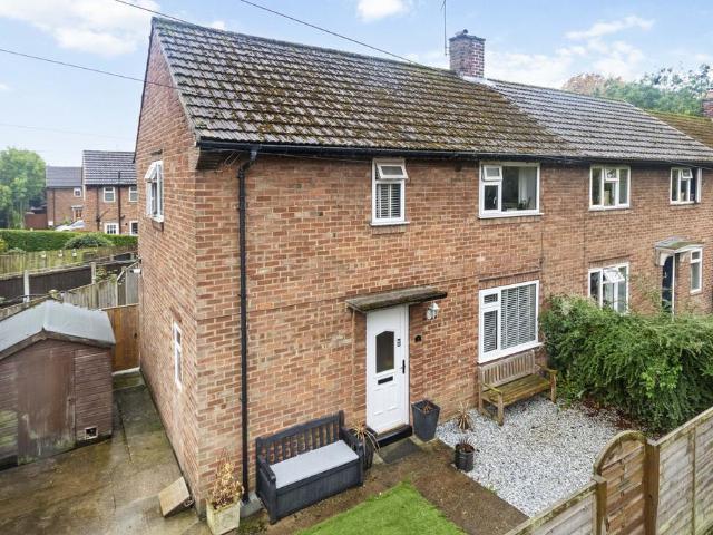 3 bedroom end of terrace house to rent