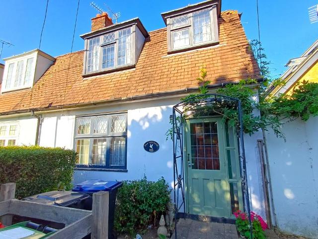 3 bedroom end of terrace house to rent