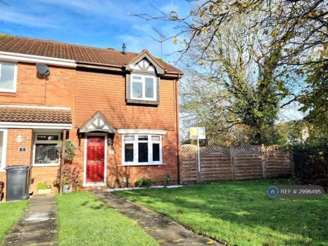 3 bedroom end of terrace house to rent