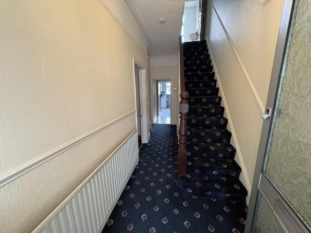 3 bedroom end of terrace house to rent