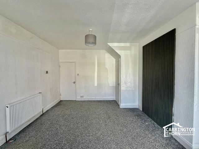 3 bedroom end of terrace house to rent