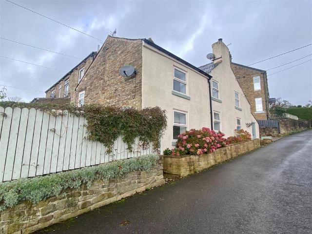 3 bedroom end of terrace house to rent
