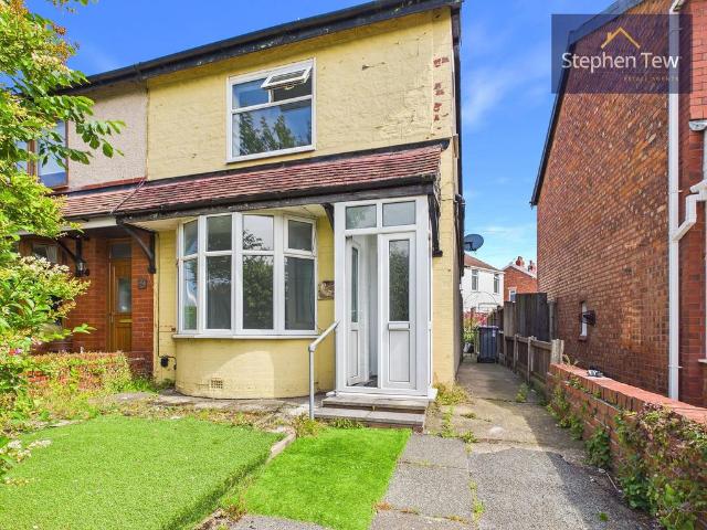 3 bedroom end of terrace house to rent