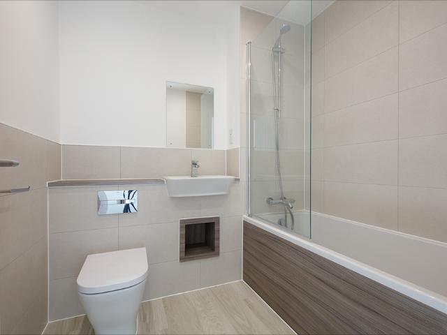 3 bedroom end of terrace house to rent