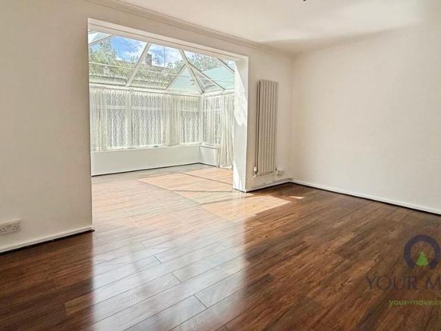 3 bedroom end of terrace house to rent