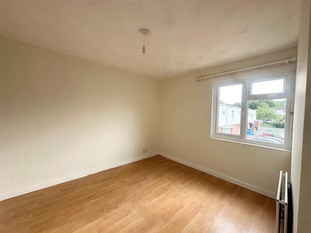 3 bedroom end of terrace house to rent