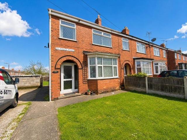 3 bedroom end of terrace house to rent