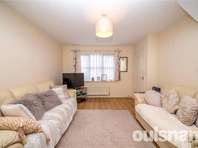 3 bedroom end of terrace house to rent