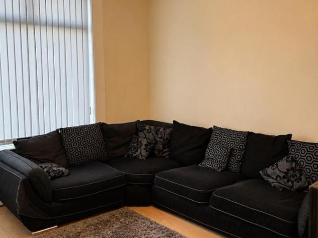 3 bedroom end of terrace house to rent