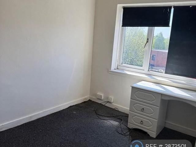 3 bedroom end of terrace house to rent
