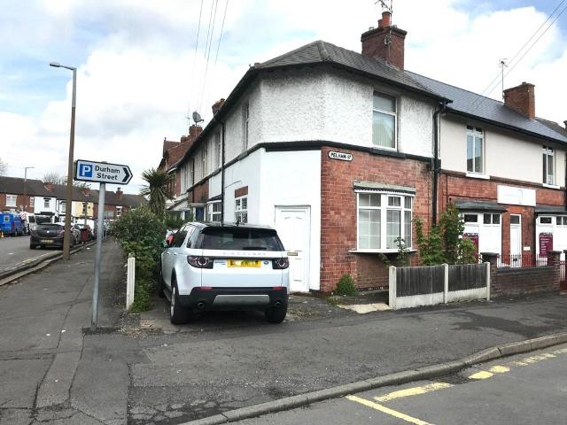 3 bedroom end of terrace house to rent