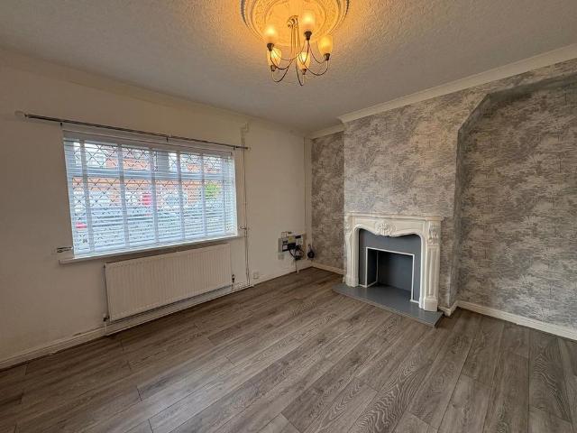 3 bedroom end of terrace house to rent