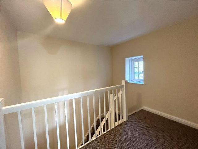 3 bedroom end of terrace house to rent
