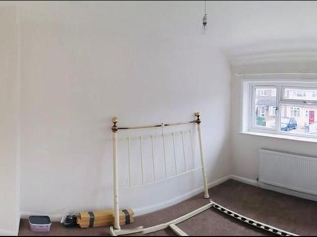 3 bedroom end of terrace house to rent
