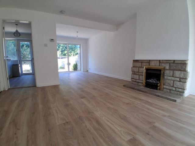 3 bedroom end of terrace house to rent