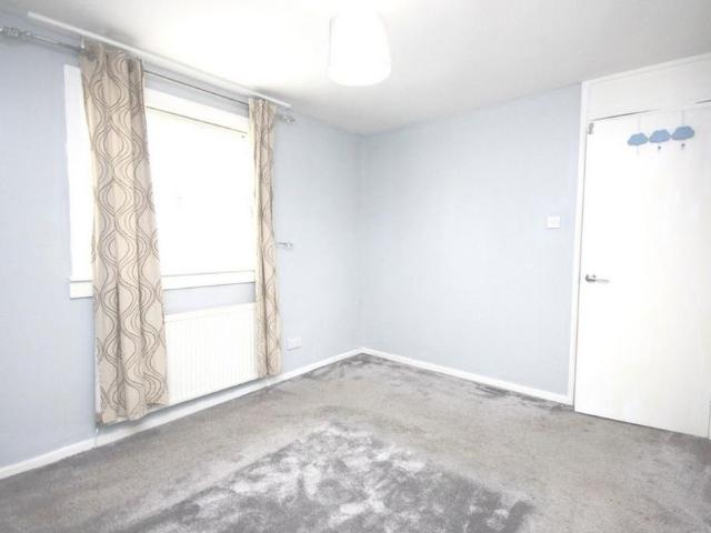 3 bedroom end of terrace house to rent