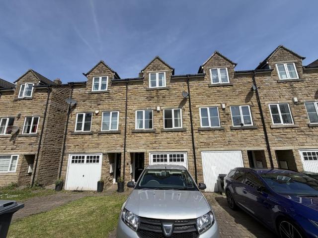 3 bedroom end of terrace house to rent