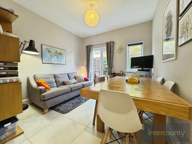 3 bedroom end of terrace house to rent