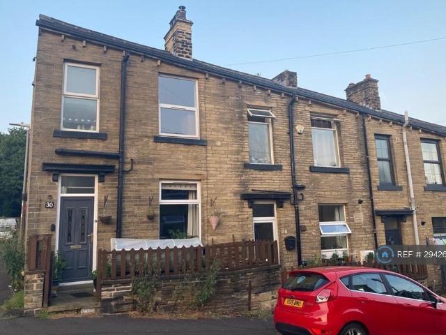 3 bedroom end of terrace house to rent