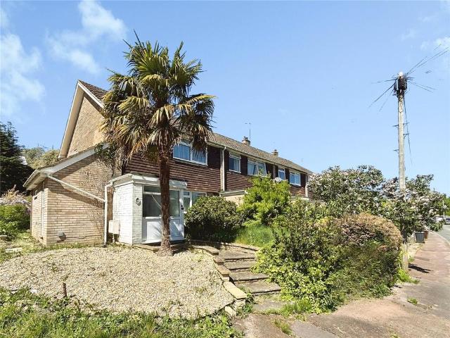 3 bedroom end of terrace house to rent