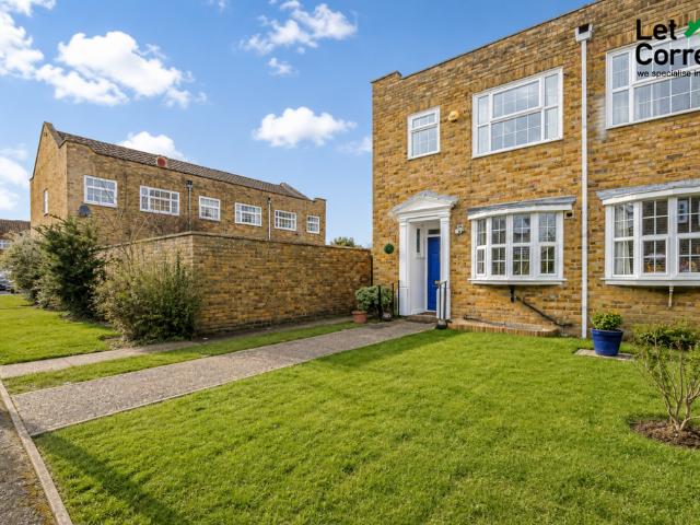 3 bedroom end of terrace house to rent