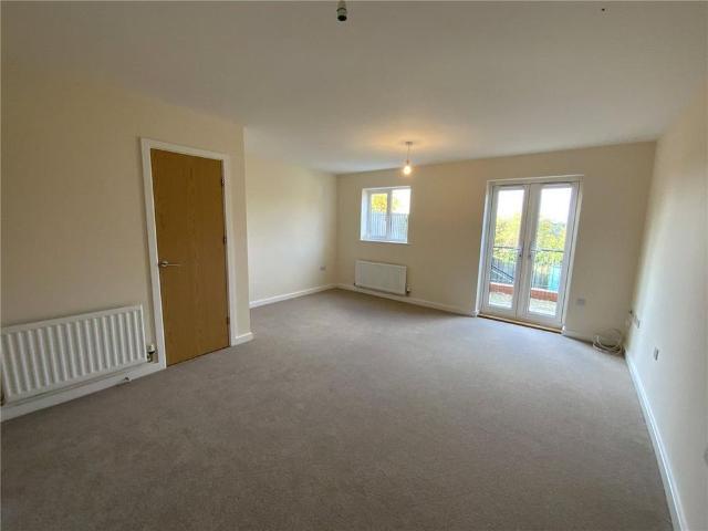 3 bedroom end of terrace house to rent
