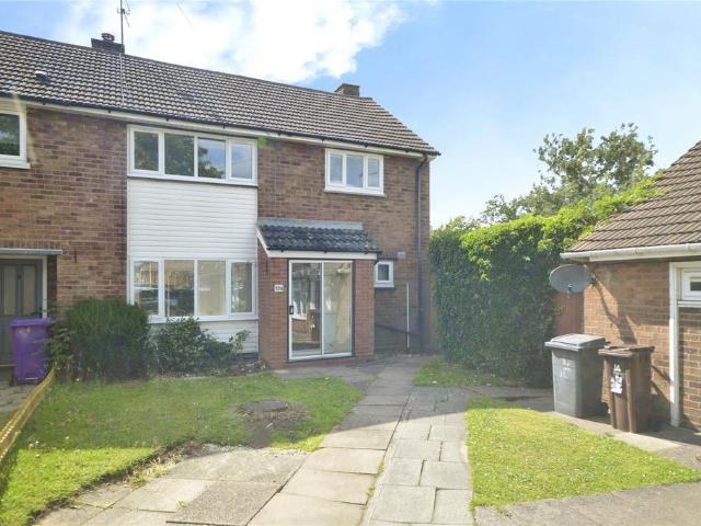 3 bedroom end of terrace house to rent