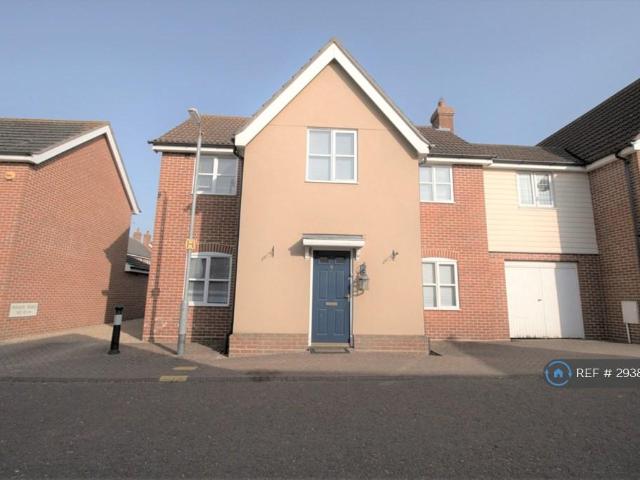 3 bedroom end of terrace house to rent