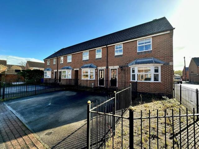 3 bedroom end of terrace house to rent