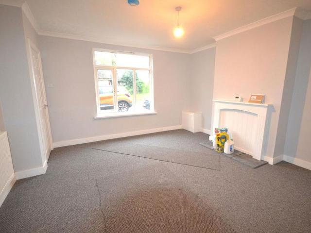 3 bedroom end of terrace house to rent