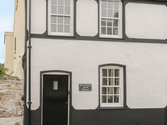 3 bedroom end of terrace house to rent