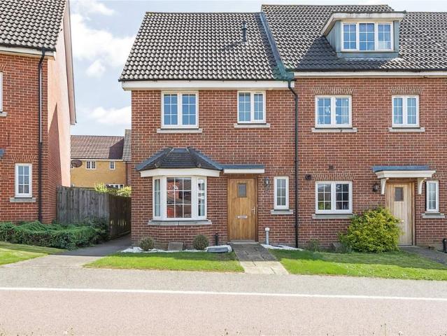 3 bedroom end of terrace house to rent