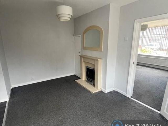 3 bedroom end of terrace house to rent