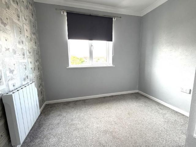 3 bedroom end of terrace house to rent