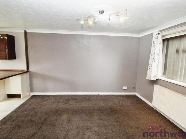 3 bedroom end of terrace house to rent