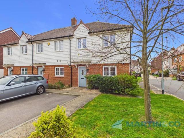 3 bedroom end of terrace house to rent