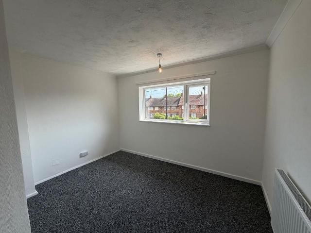 3 bedroom end of terrace house to rent