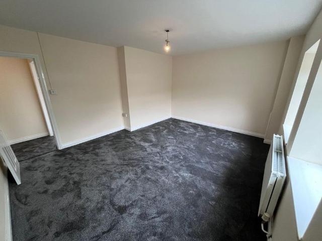 3 bedroom end of terrace house to rent