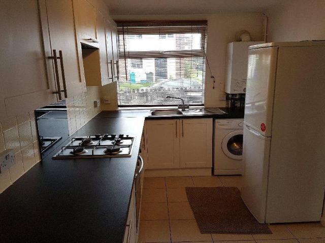 3 bedroom end of terrace house to rent