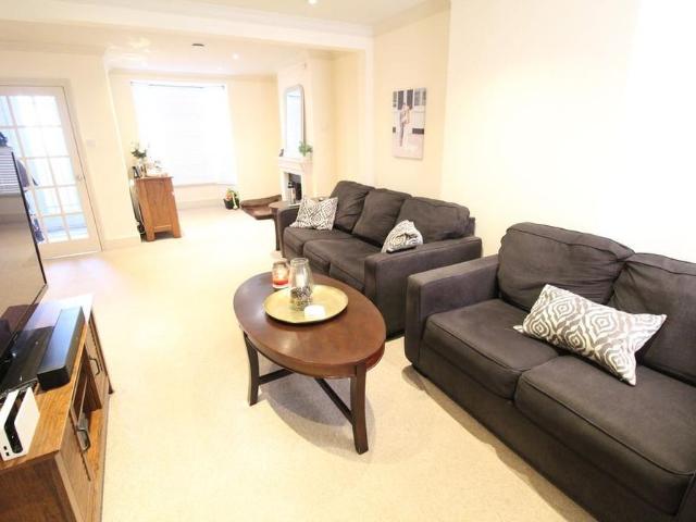 3 bedroom end of terrace house to rent