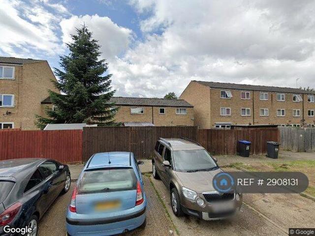 3 bedroom end of terrace house to rent