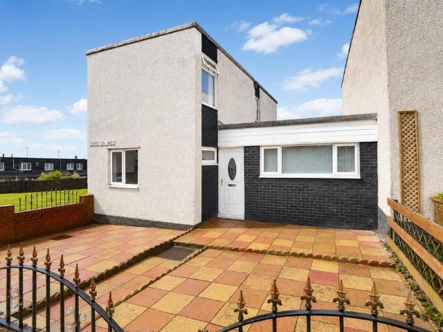 3 bedroom end of terrace house to rent