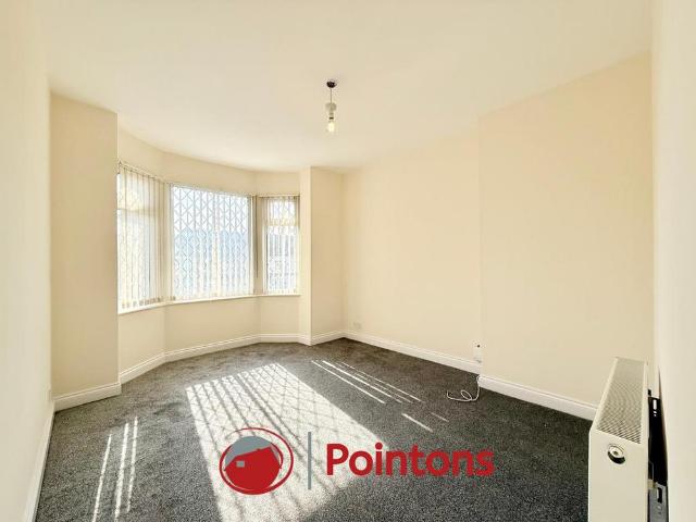 3 bedroom end of terrace house to rent