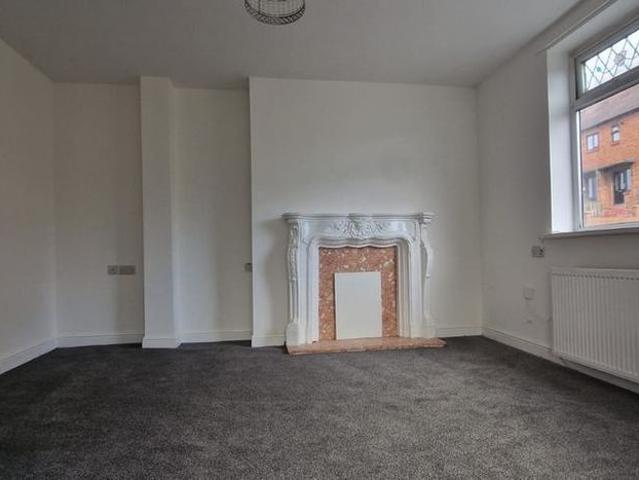 3 bedroom end of terrace house to rent