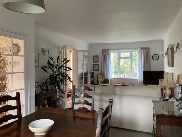 3 bedroom end of terrace house to rent