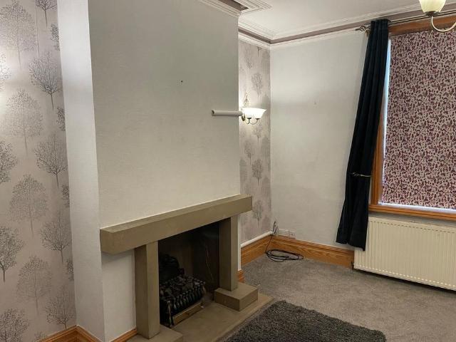 3 bedroom end of terrace house to rent