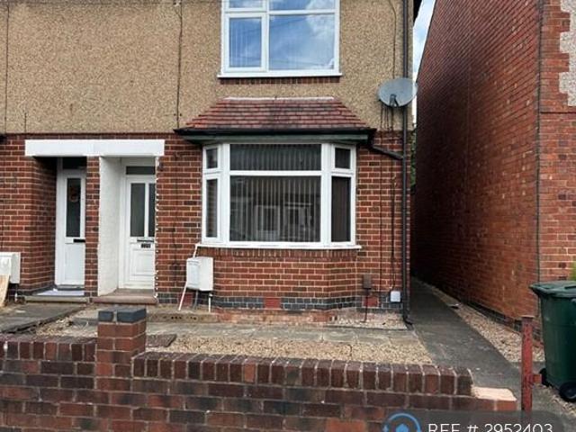 3 bedroom end of terrace house to rent