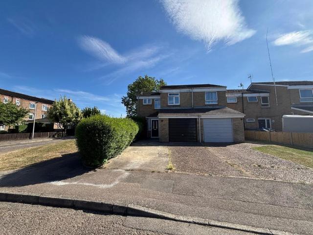 3 bedroom end of terrace house to rent